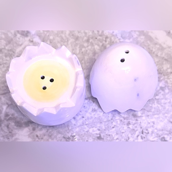Kitchen | Vintage Ceramic Egg Salt Pepper Shaker Set | Poshmark